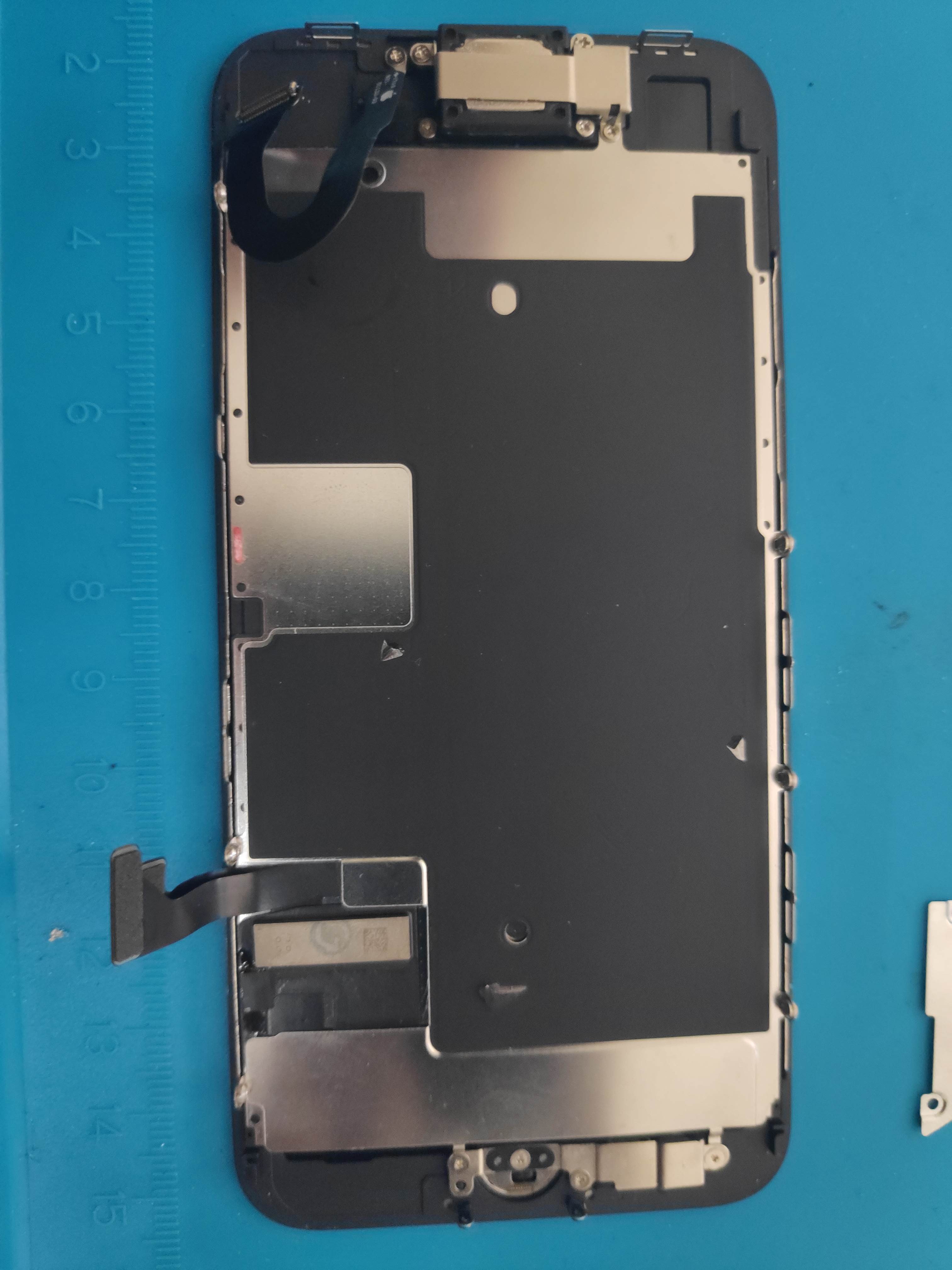 Sony Xperia 10 Plus protagonista di un primo teardown completo