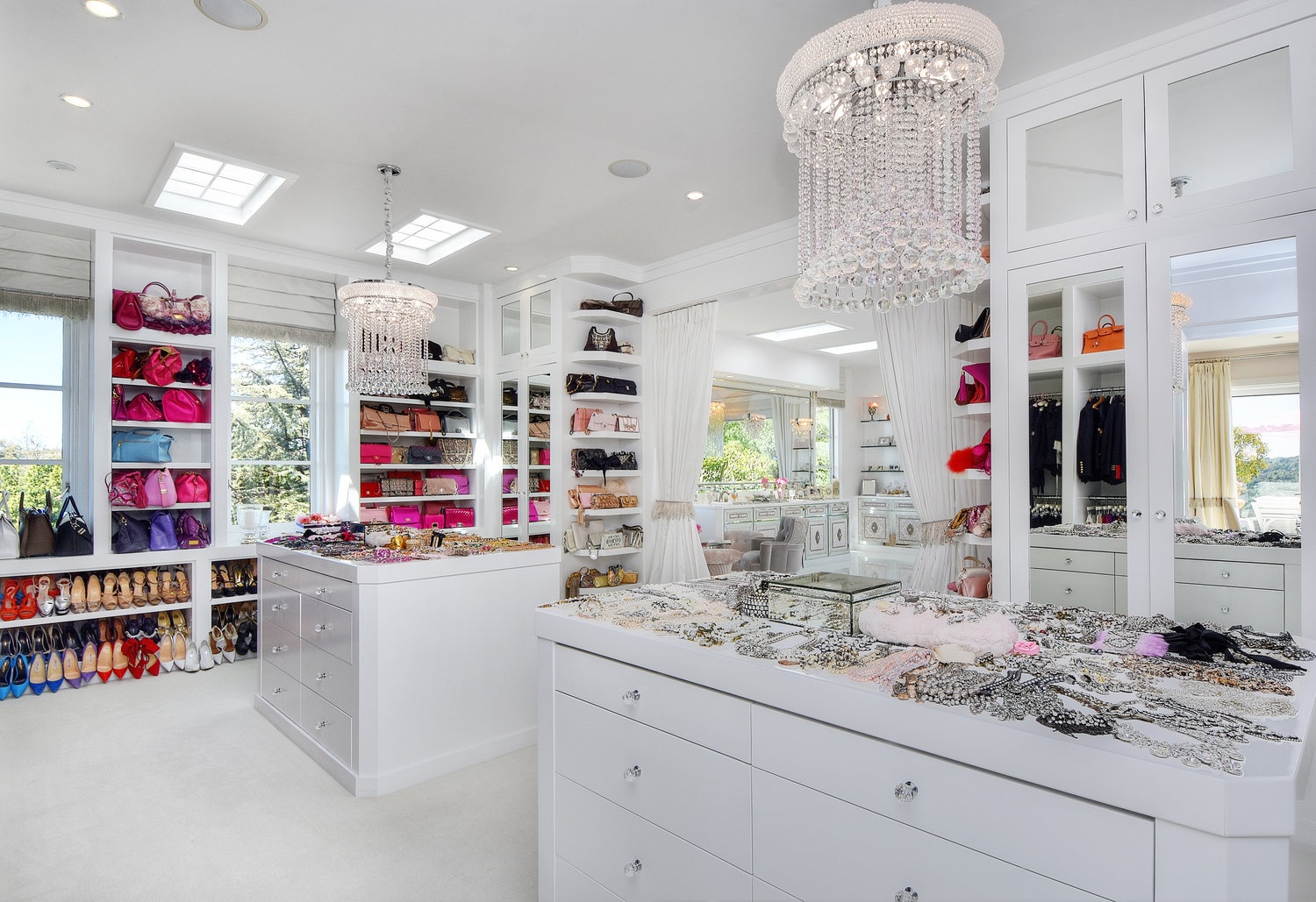 Kelly Dodd Claps Back at Fan Who Wonders Why She's Renting Home