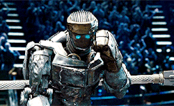 Il robot umanoide Nadia impara a boxare grazie alla realtà virtuale | Video