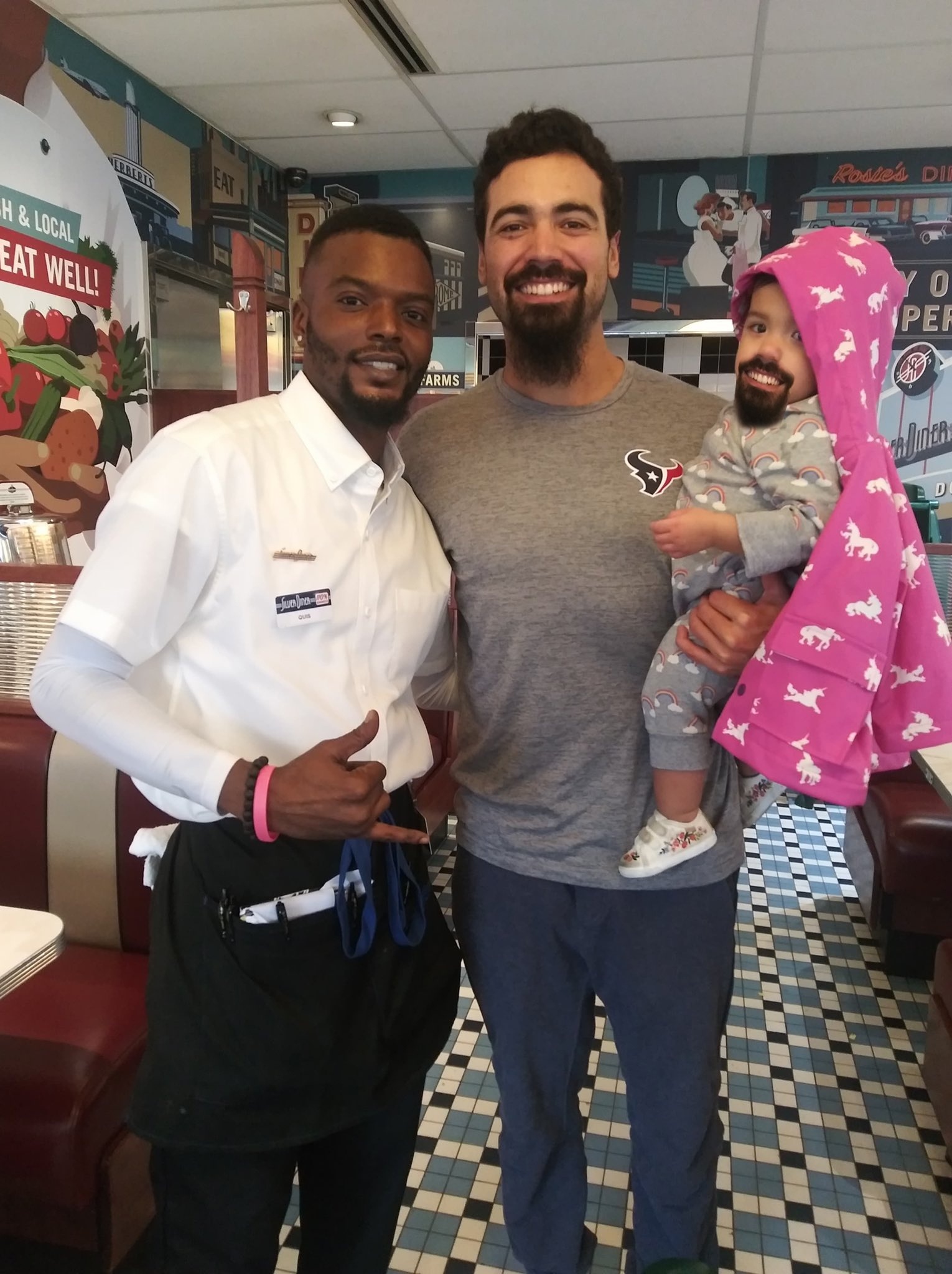 Anthony Rendon and family stop by local restaurant after NLCS win : r ...