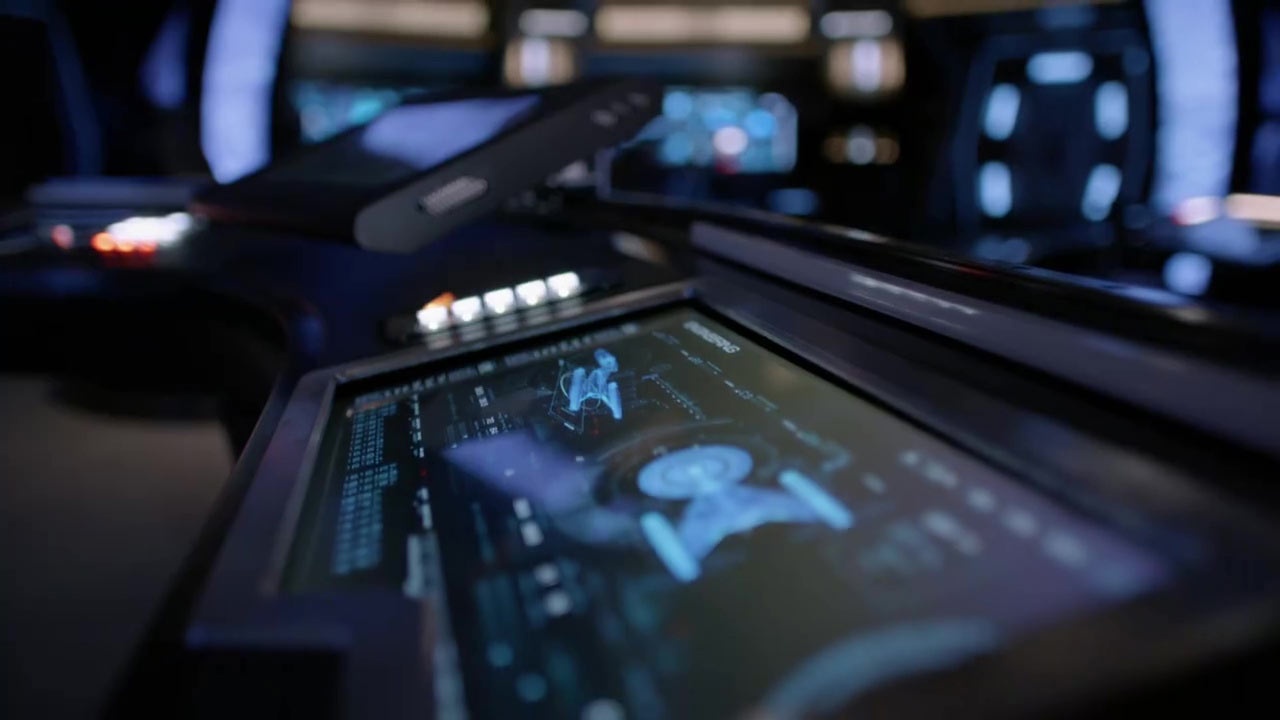 New STAR TREK: DISCOVERY Bridge Set Tour Video, Plus: Interview Roundup ...